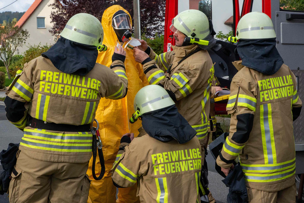 50-Kilo-Phosphorbombe in Königshain unschädlich gemacht | Sachsen Fernsehen
