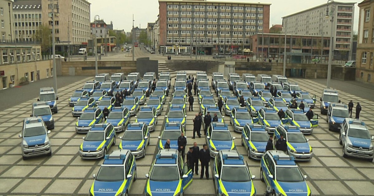 Neue Fahrzeuge für sächsische Polizei | Sachsen Fernsehen