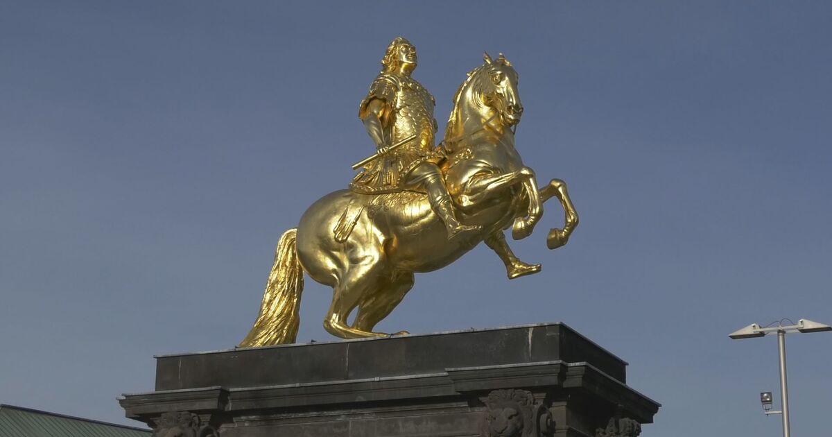 Der Goldene Reiter bekommt sein Schwert zurück | Sachsen Fernsehen