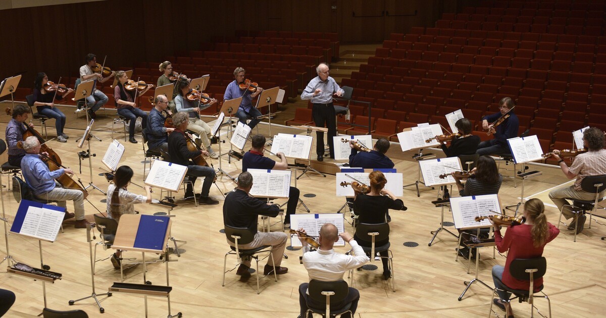 Dresdner Philharmonie musiziert mit Abstand | Sachsen Fernsehen