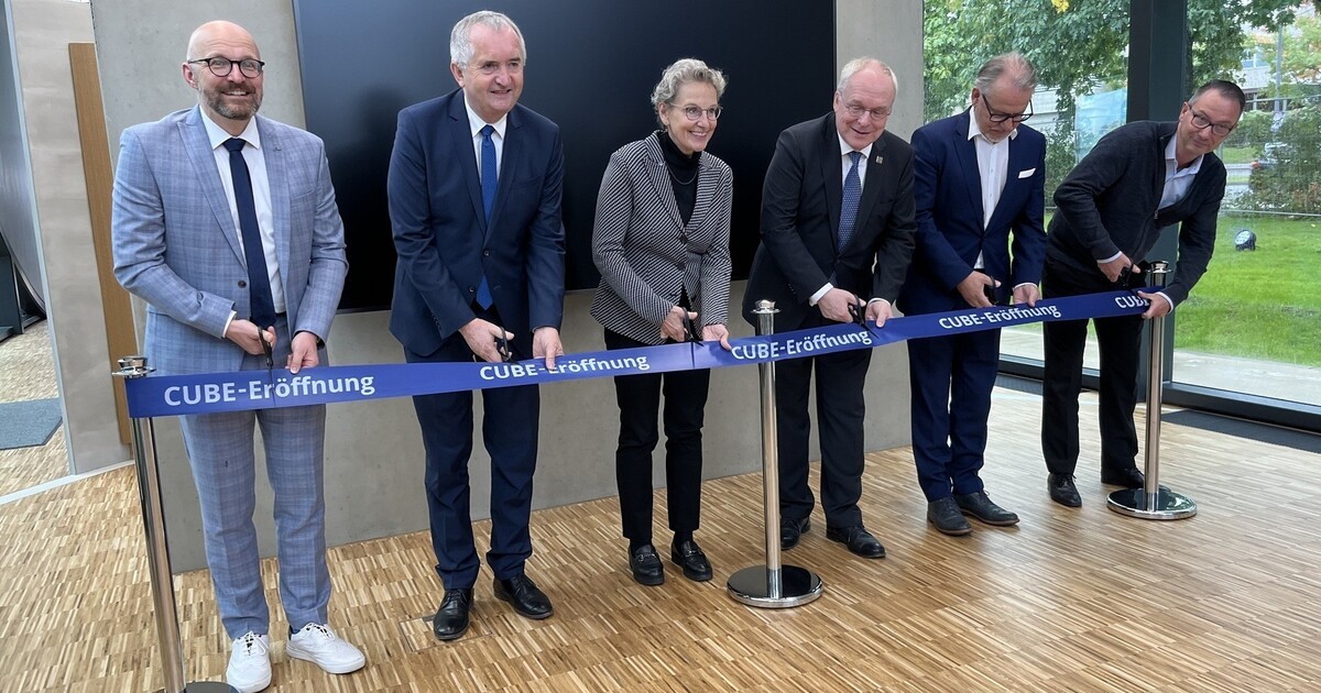 Weltweit erstes Carbonbetonhaus CUBE in Dresden eingeweiht | Sachsen ...