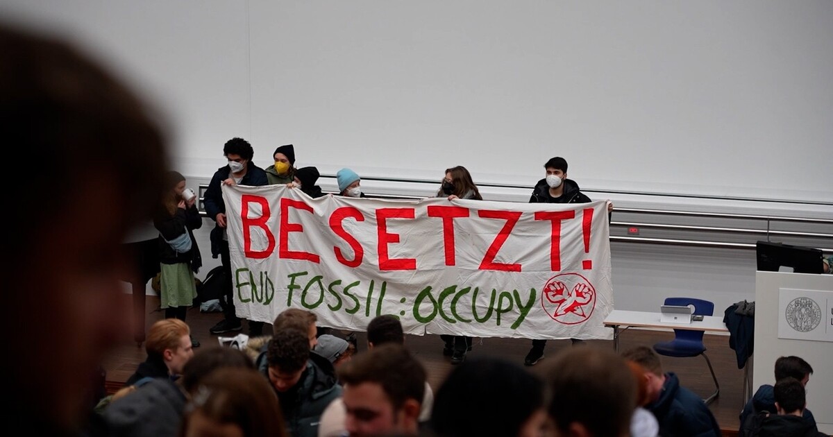 Klimaaktivisten besetzen weiterhin Audimax der Universität Leipzig ...