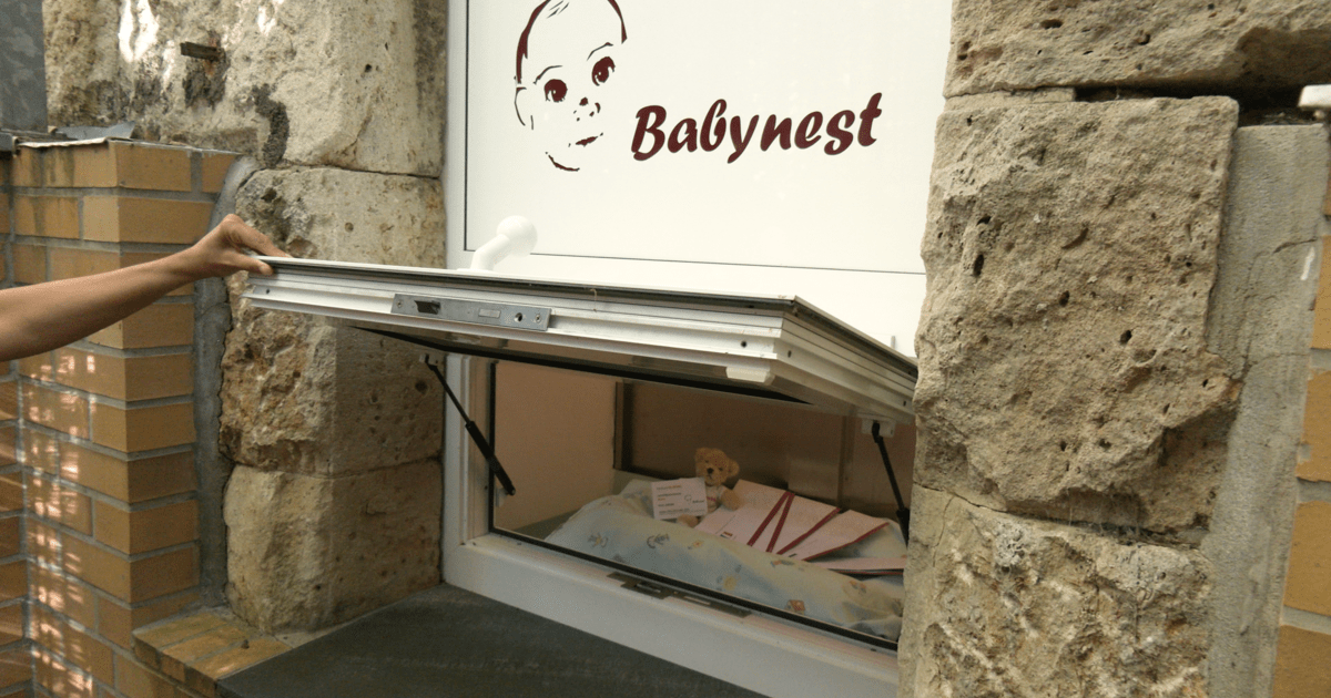 Was versteckt sich hinter eine Babyklappe?