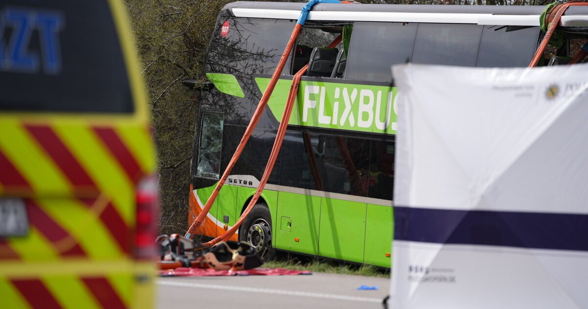 Ermittlungen zum tödlichen Busunfall bei Leipzig dauern an