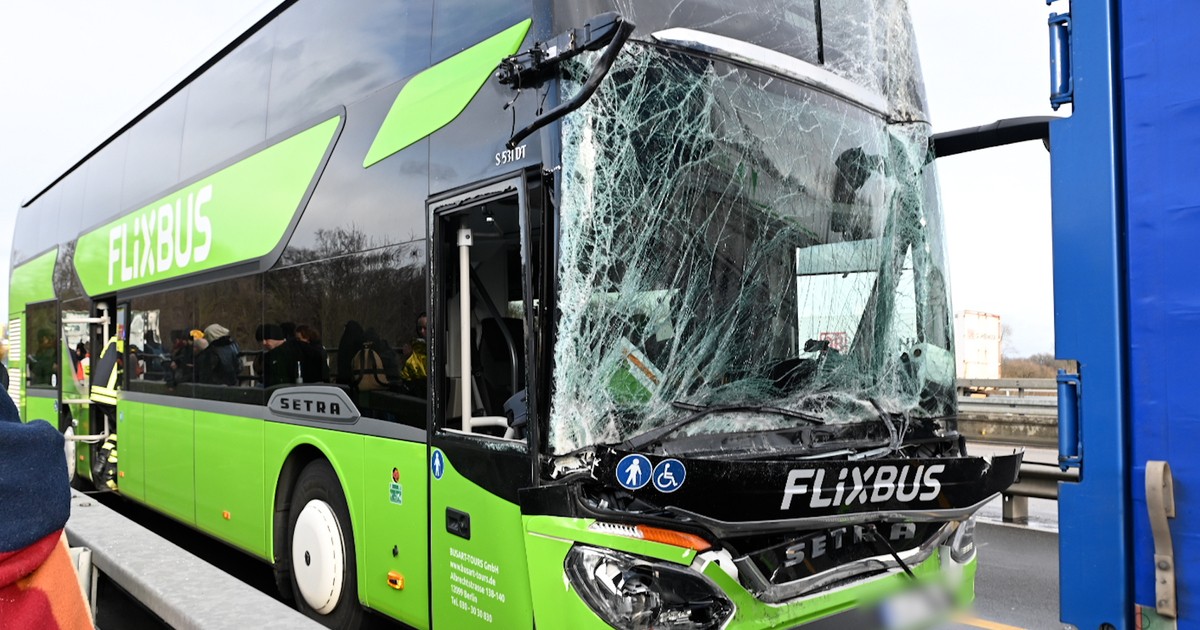 Leipzig: Unfall mit Flixbus auf A9 - Anzahl der Verletzten noch unklar