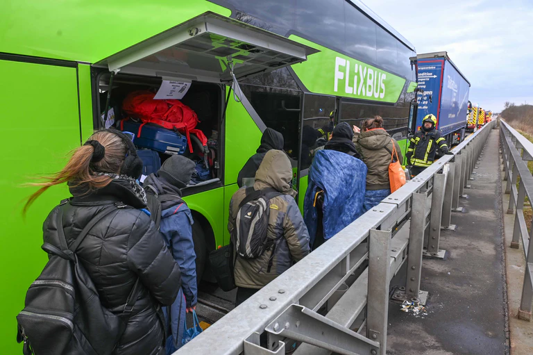 Leipzig: Unfall mit Flixbus auf A9 - Anzahl der Verletzten noch unklar